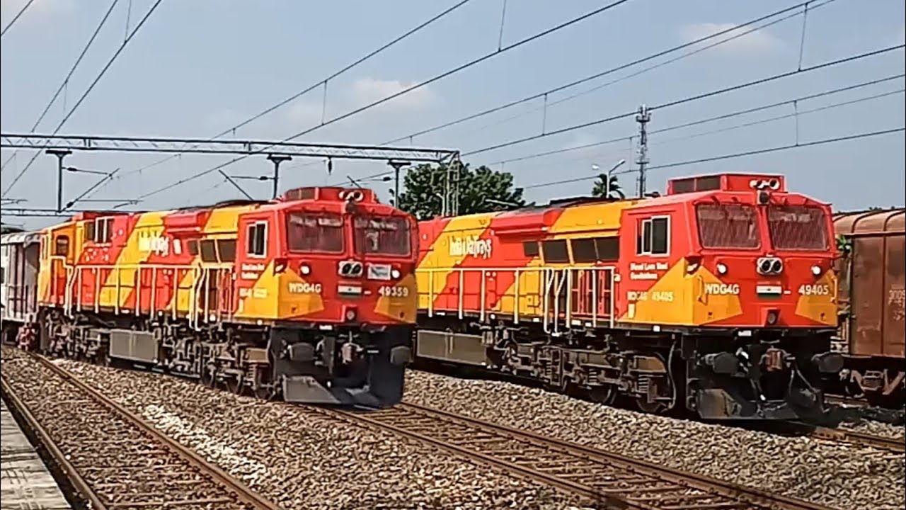 Freight Trains at FULLL SPEED | Powerful DIESEL Locomotive vs ELECTRIC ...