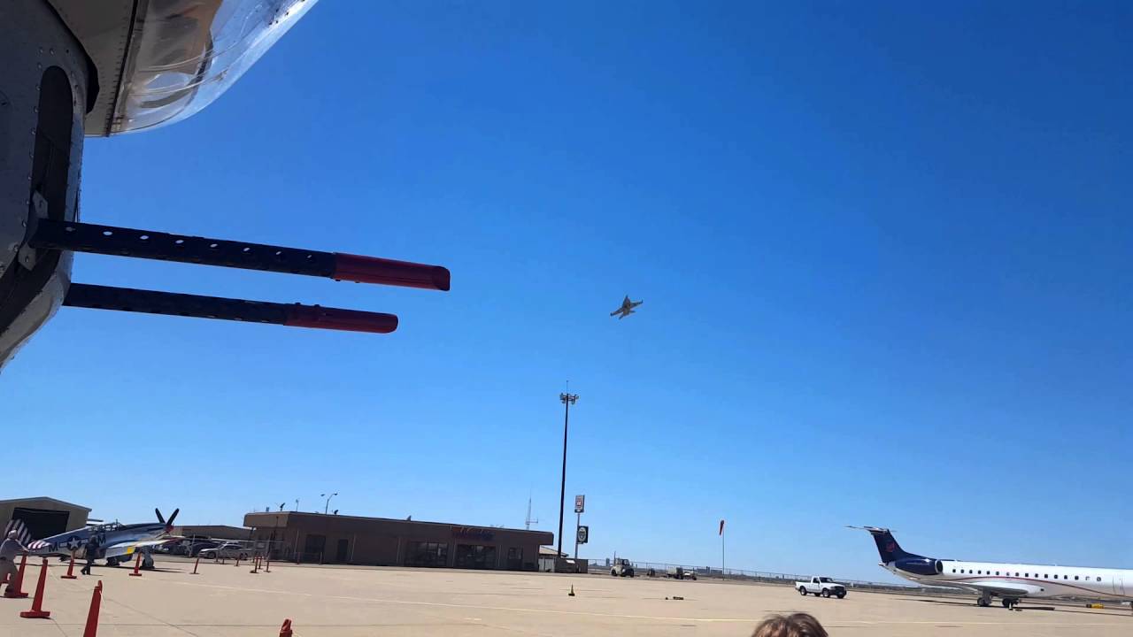 F-18 Fly Over at Warbird Show - YouTube