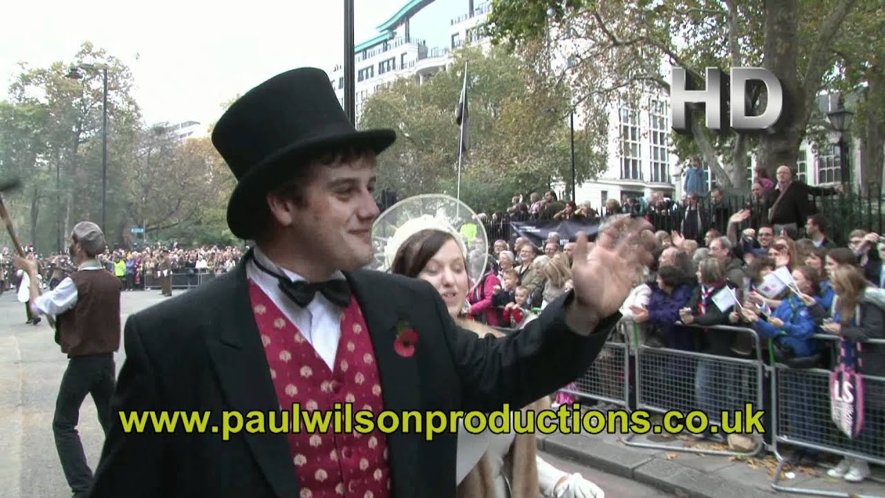 Whitby Steam Bus, Elizabeth's 80th Anniversary Tour. - YouTube