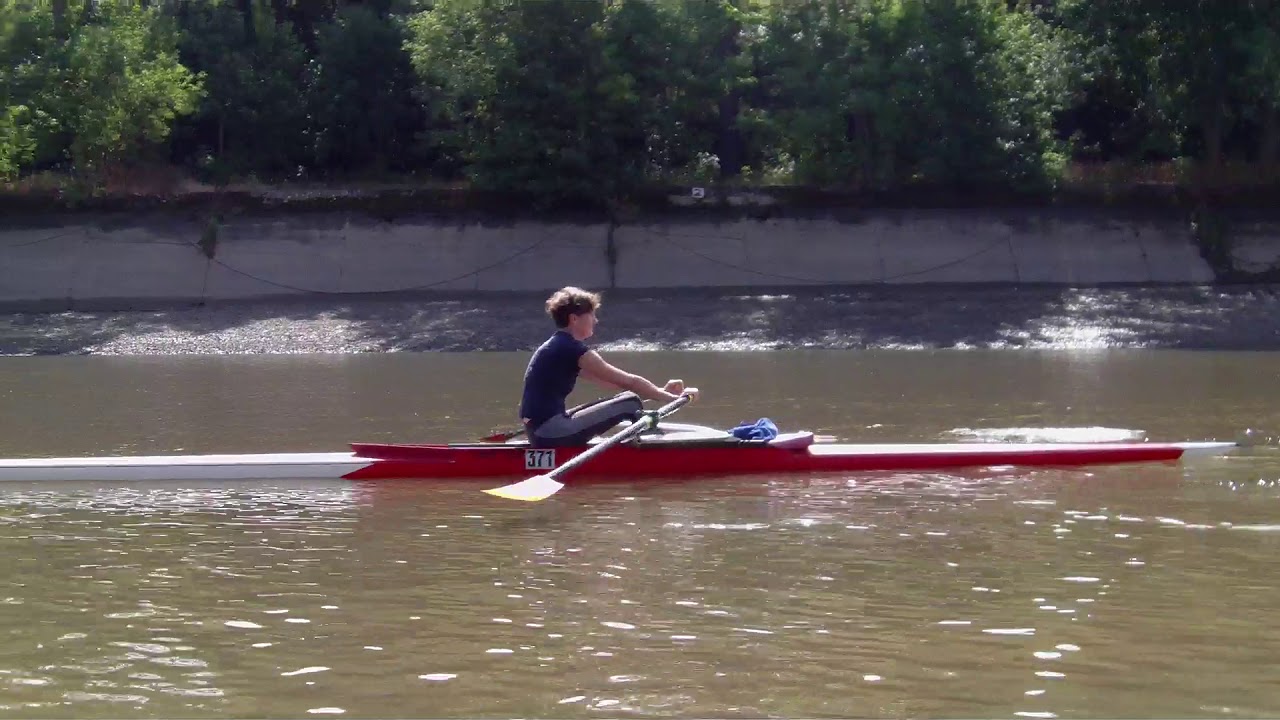 sculling courses at Tideway Scullers School - YouTube