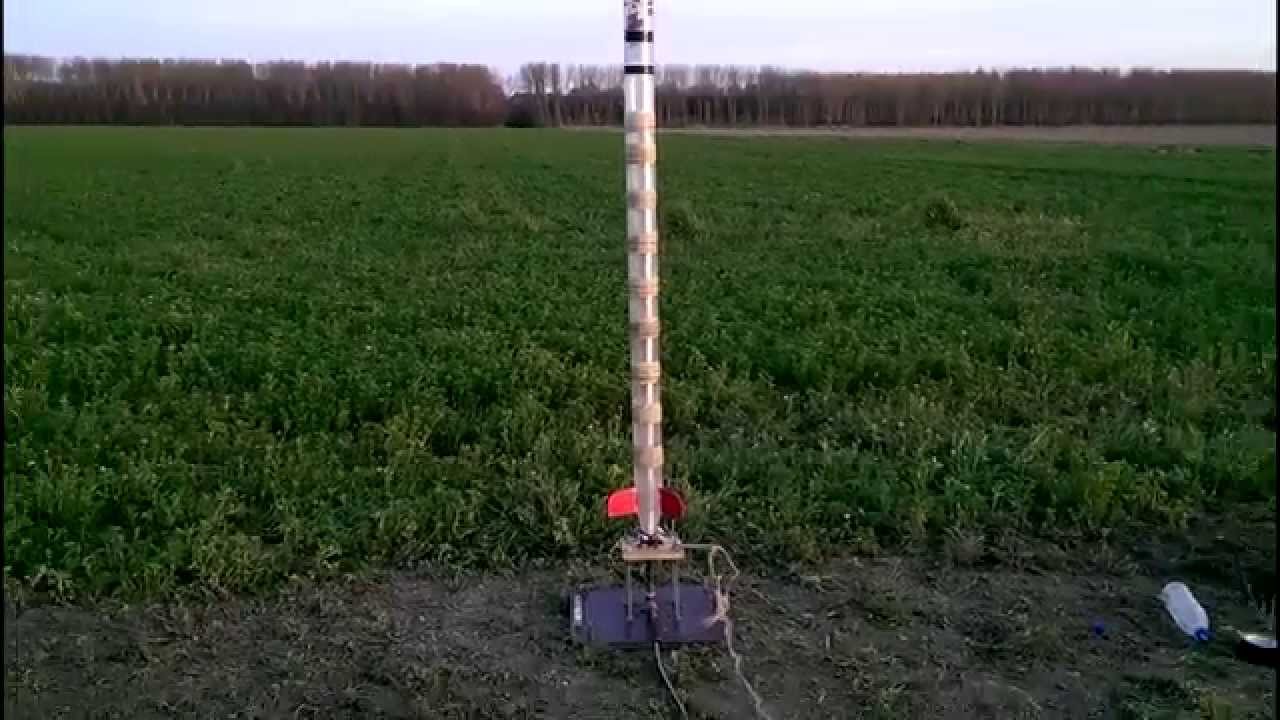 Water rocket goes 629 feet or 192 meter with HD onboard camera - YouTube