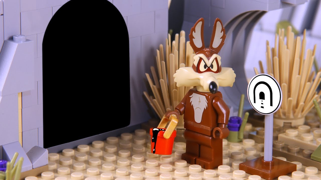 LEGO Roadrunner VS Coyote FAKE TUNNEL Stop Motion Animation - YouTube
