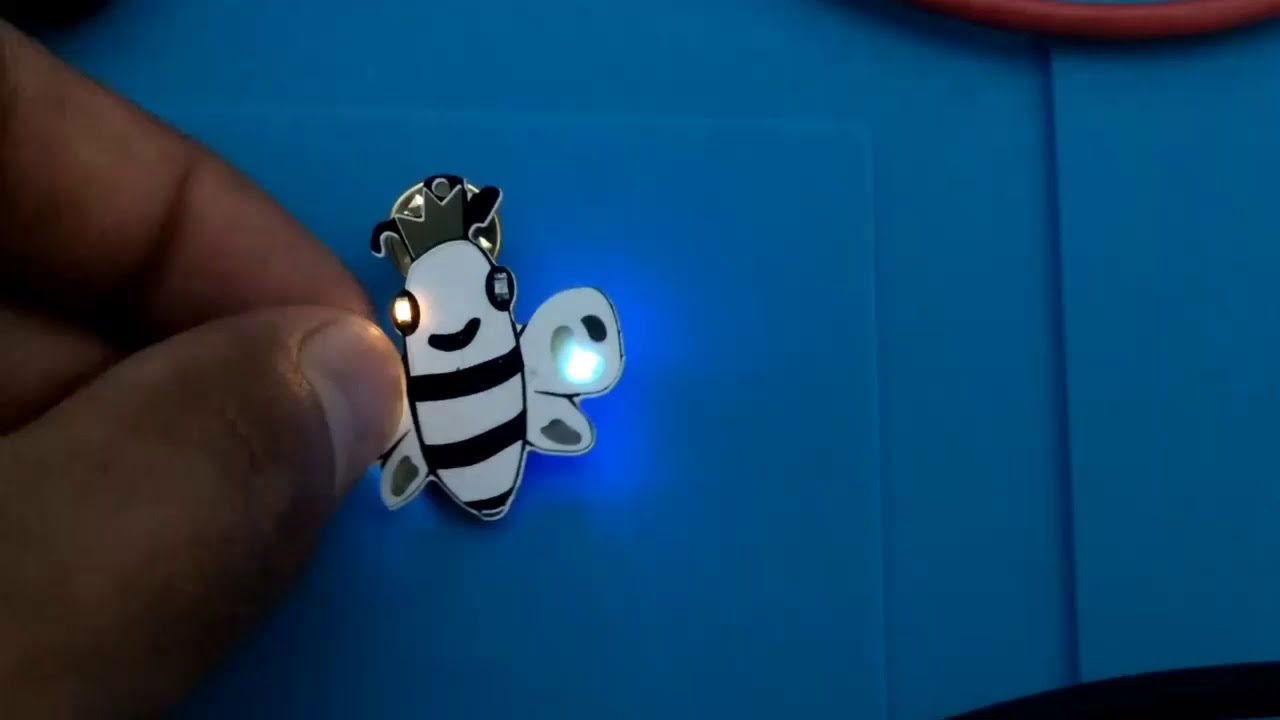 Queen Bee 🐝 pin badge - YouTube