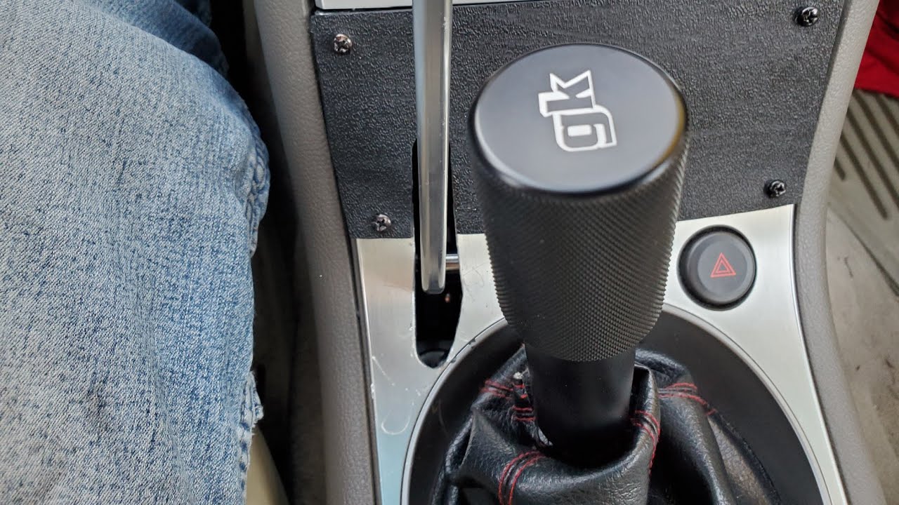 GKTech extra long knurled step down shift knob on G35 sedan - YouTube