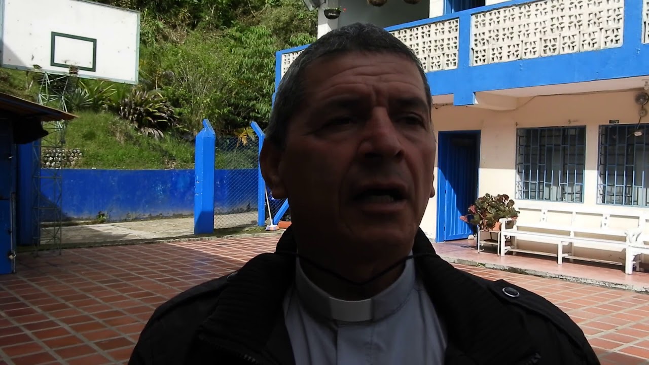 Saludos del Padre Rufino - YouTube