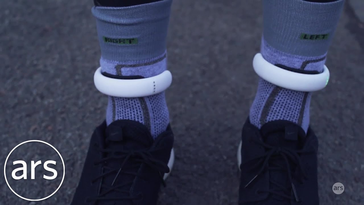 Ars reviews Sensoria Fitness smart socks and smart bra - YouTube