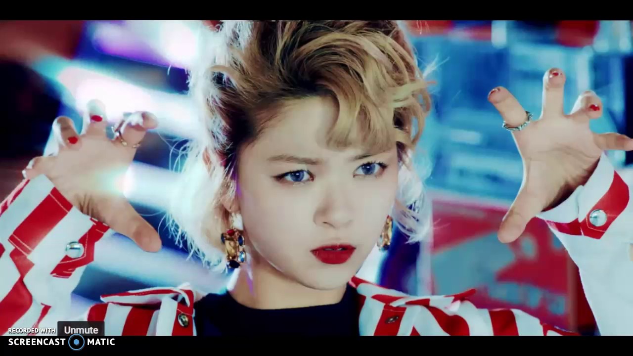 TWICE SIGNAL BUT THEY ONLY SING WHEN DAHYUN IS THERE - YouTube