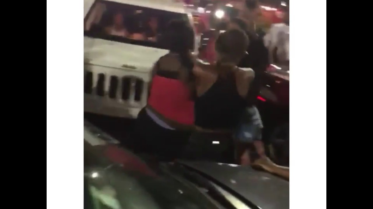 30 Girls Vs 1 Girl Fight Youtube