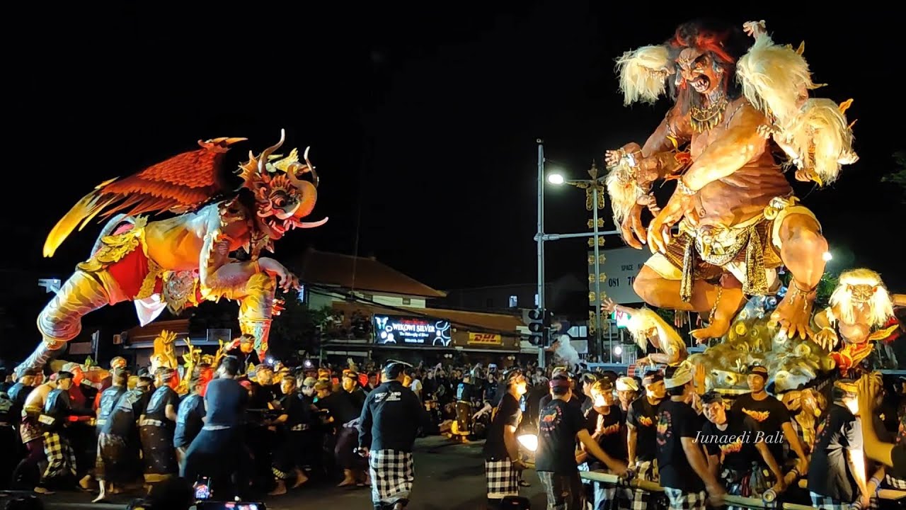 Kolaborasi Br.Peken & Br.Celuk Pawai Desa Adat Bualu Nusa Dua - YouTube