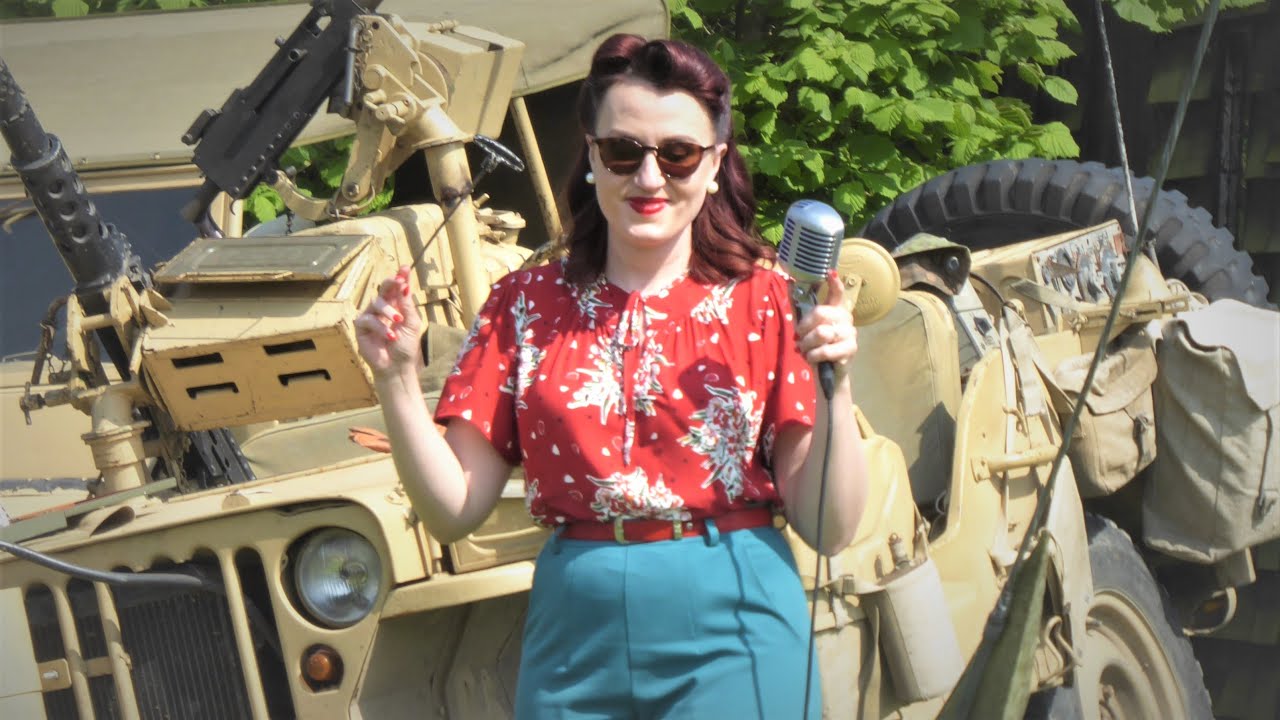 GO VINTAGE FOR THE COST OF LIVING CRISIS WITH MISS HOLIDAY SWING - YouTube