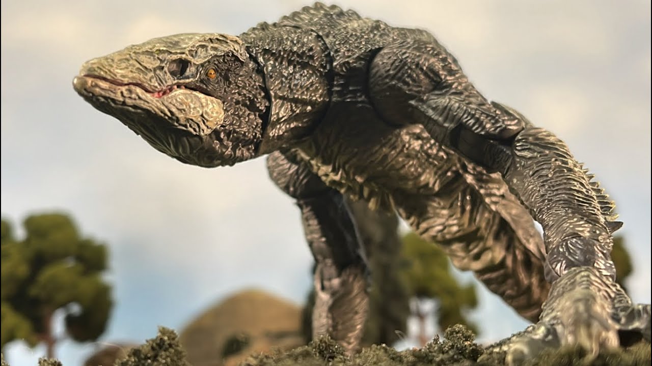 HIYA SKULLCRAWLER Test animation (Godzilla/Kong stop-motion animation ...