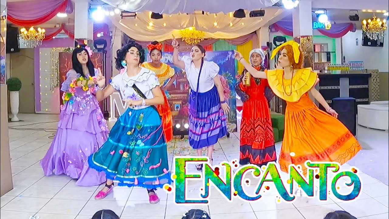 La familia Madrigal 🏡 Elenco de Encanto - YouTube