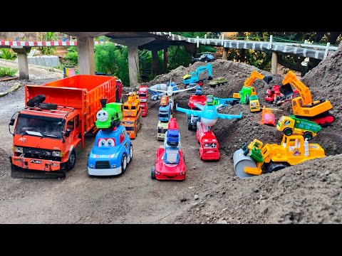 WADIDAU !!! Mobil Truk Tronton Panjang Bongkar Mainan Mobil Mobilan Truk Molen, Basuri, Ambulan