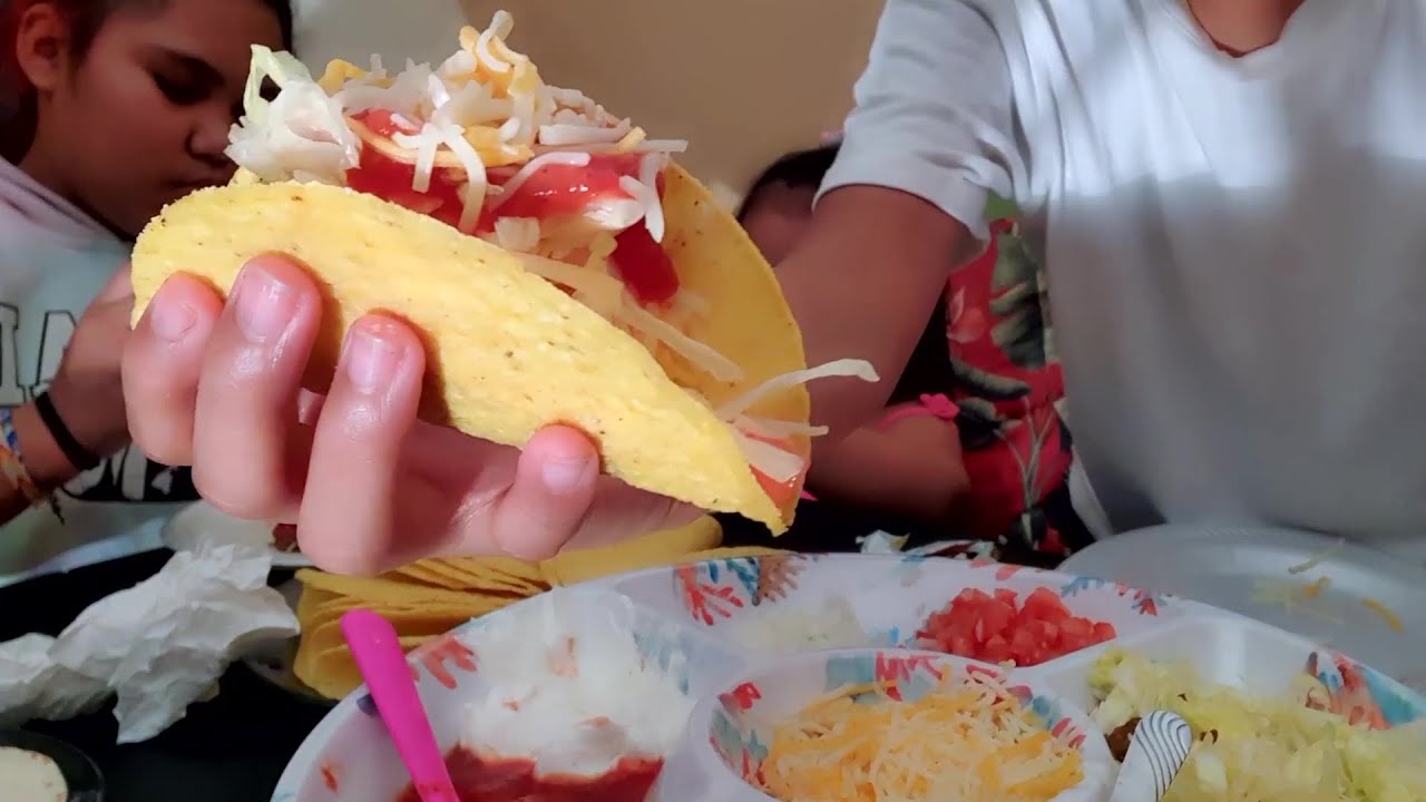 Taco Mukbang - YouTube