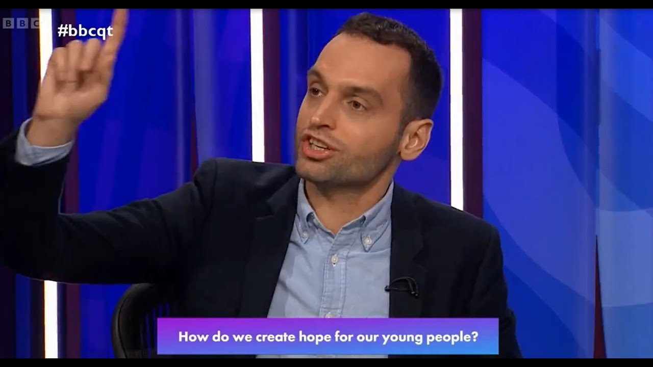 Konstantin Kisin Shuts Down Anti-British Heckler on Question Time - YouTube