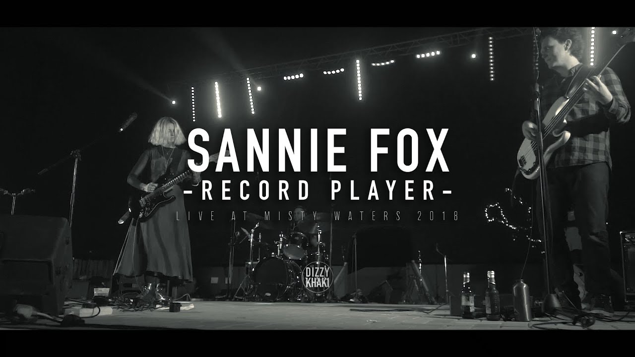 Sannie Fox - Record Player (live at Misty Waters '18) - YouTube