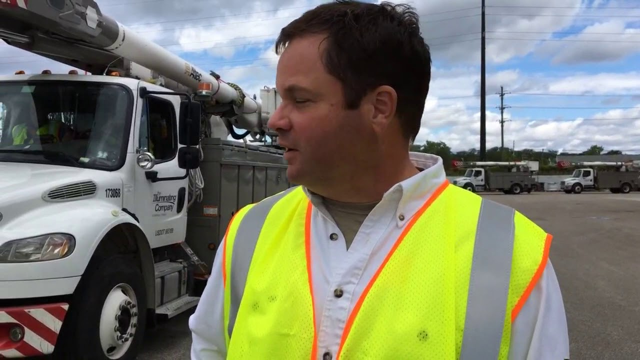 FirstEnergy sends crews to Florida - YouTube