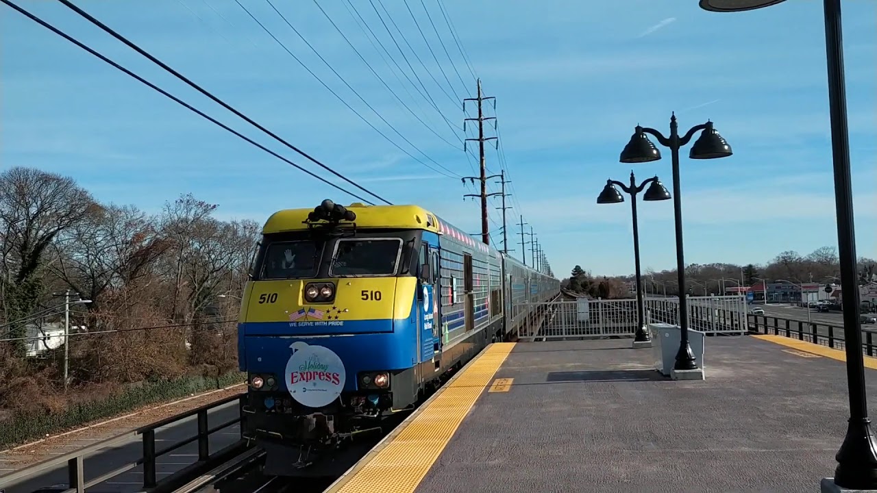 A very Merrick Christmas from the holiday express at Merrick - YouTube