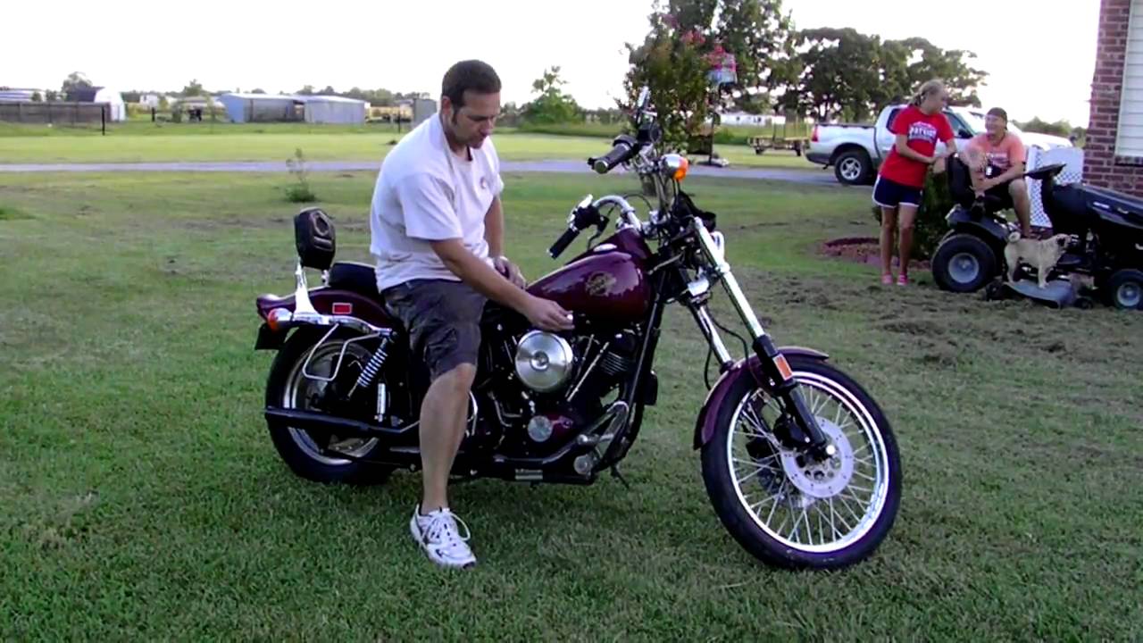 kickstart Rare1983 Harley FXDG Willie G - YouTube