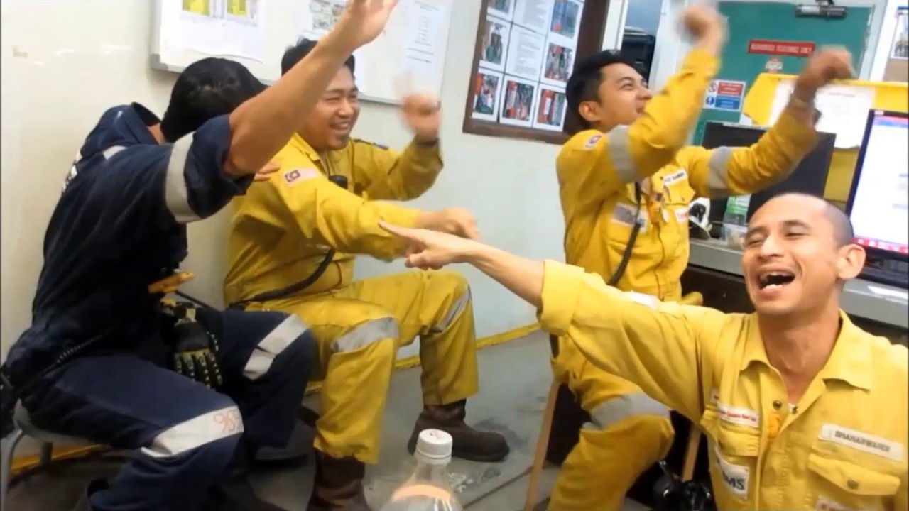 Guntong A - Raya 2018 - YouTube