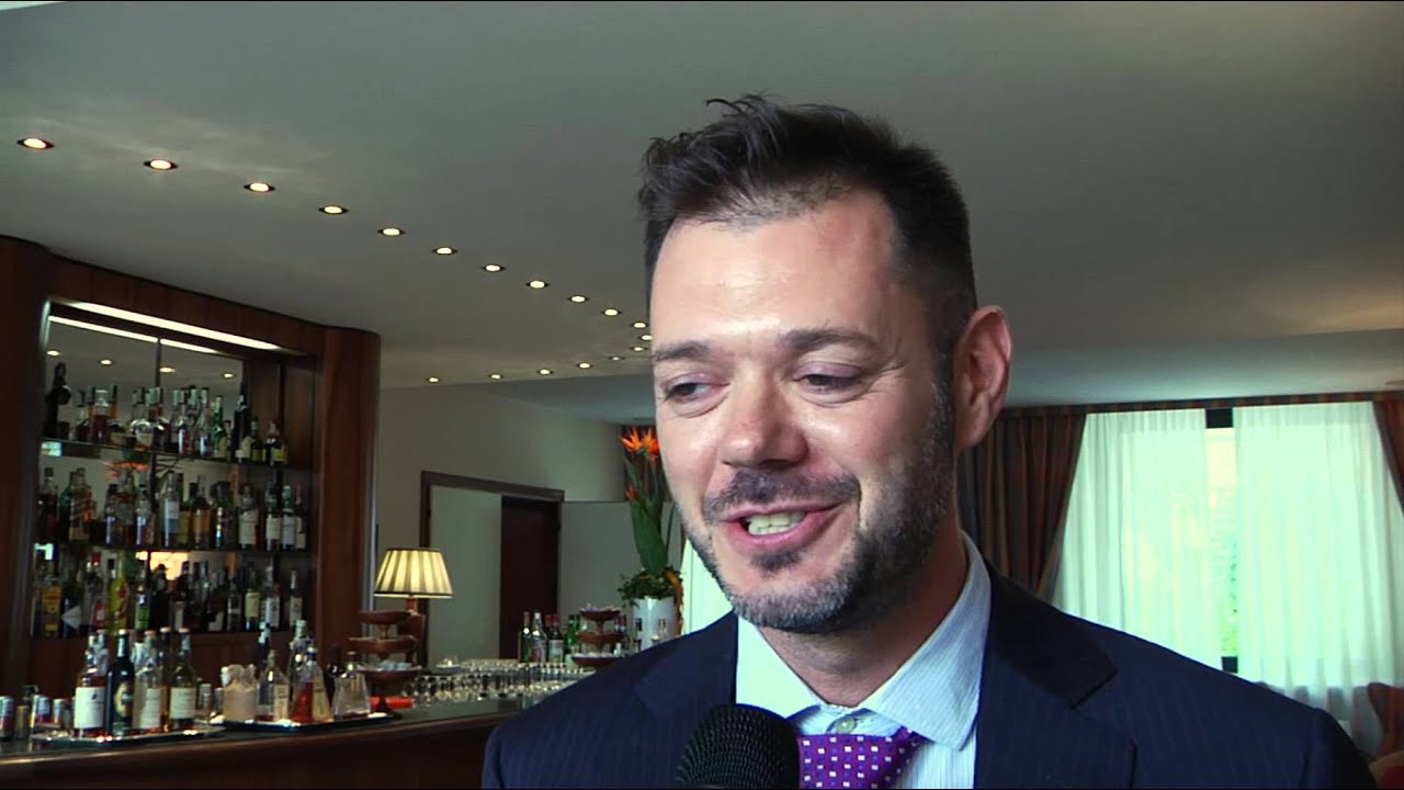 Intervista ad Alessandro Serafini - YouTube