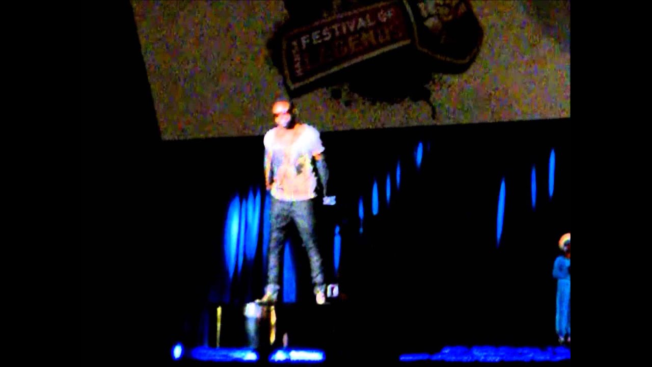 Chomee Pictures On Stage