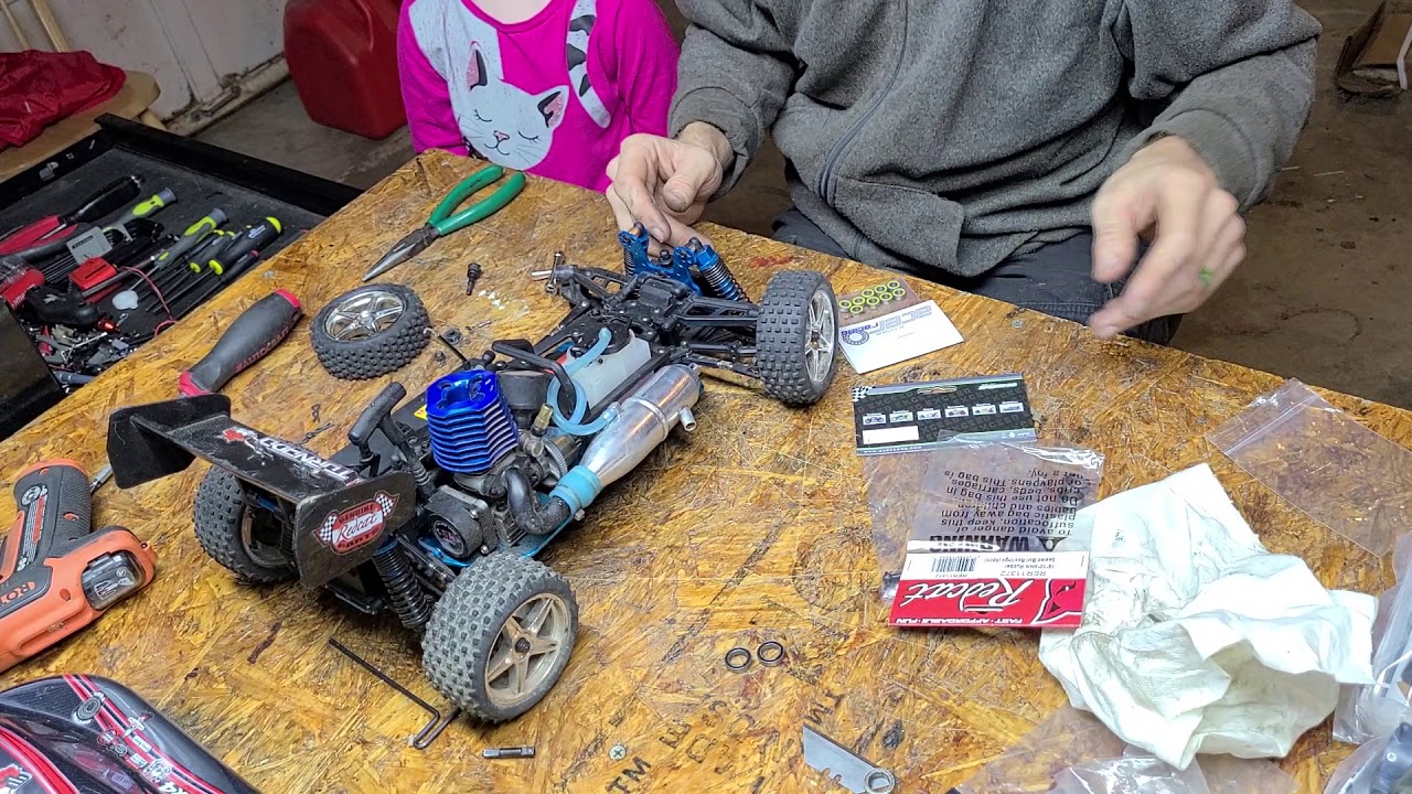 Redcat tornado s30 diff install part 2 - YouTube