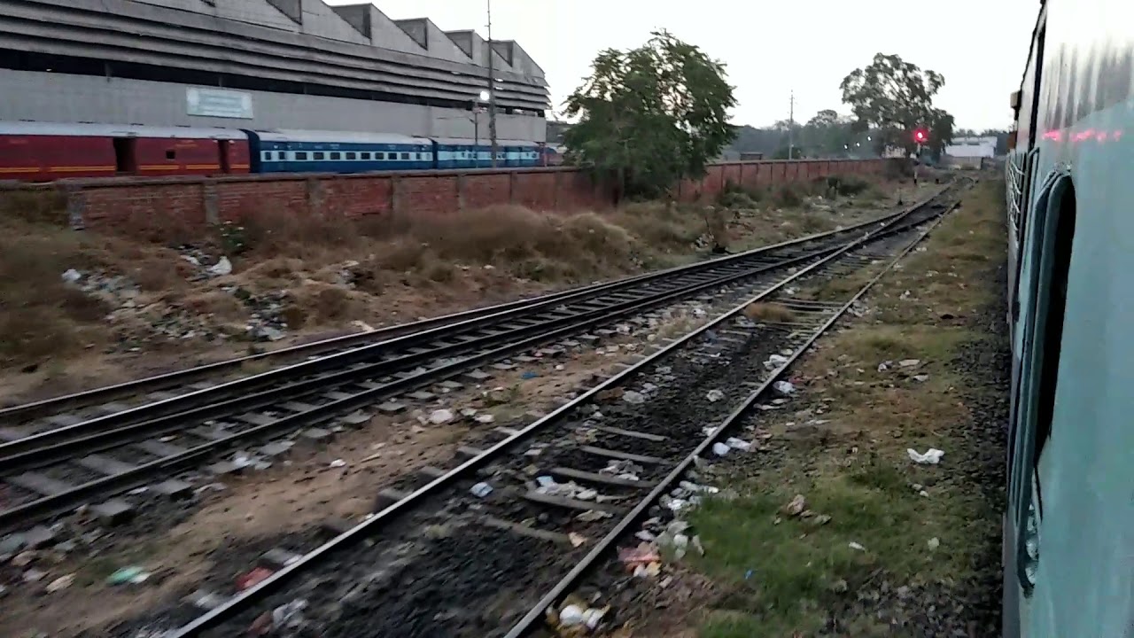 Indian Railways | Gujarat Express Bye Bye to Maninagar Railway Station ...