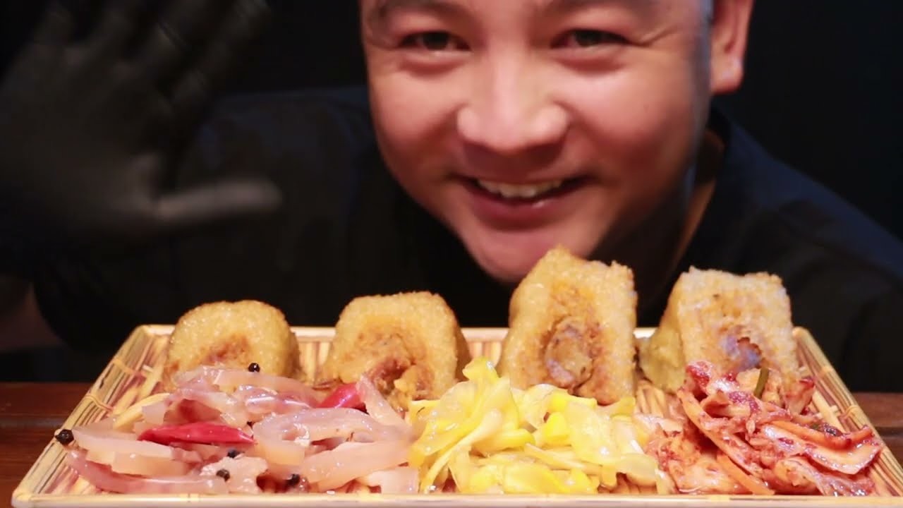 banh chung, pickled pig ears, pickled gourd, pig ears, gooseberry ...