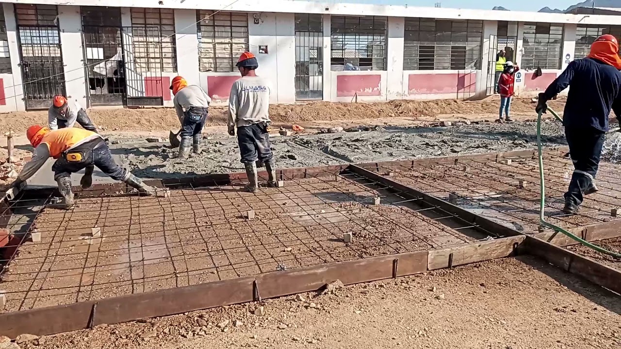 Asi se construye una losa deportiva - YouTube