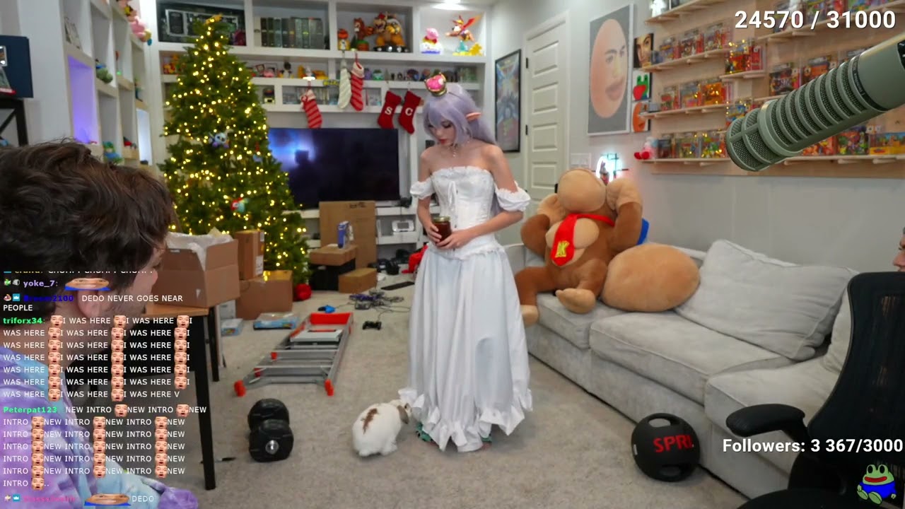 Emiru the rabbit queen - YouTube