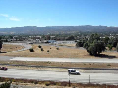 Light traffic on Freeway 118 at Simi Valley - YouTube
