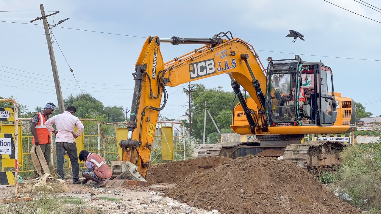JCB JS215 Excavator How to Bucket and Breaker Change Time Save Quick ...