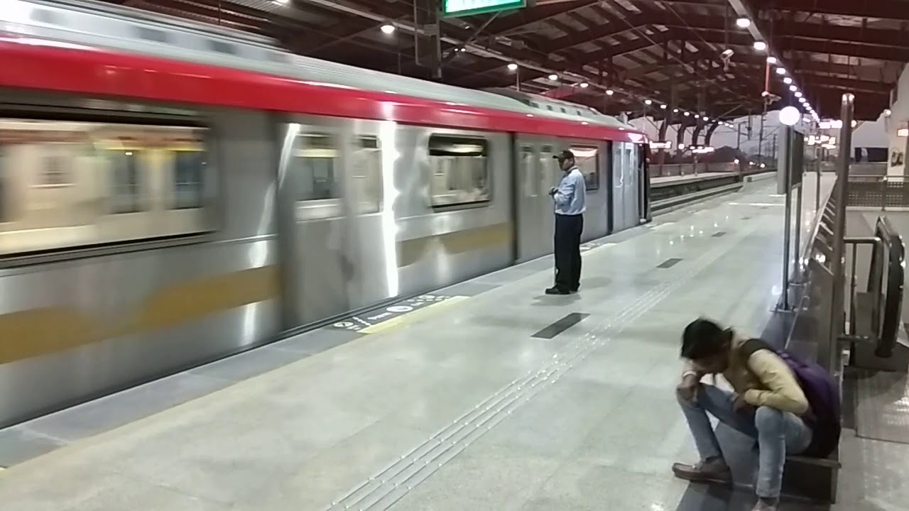Lucknow Metro... Charbagh station - YouTube