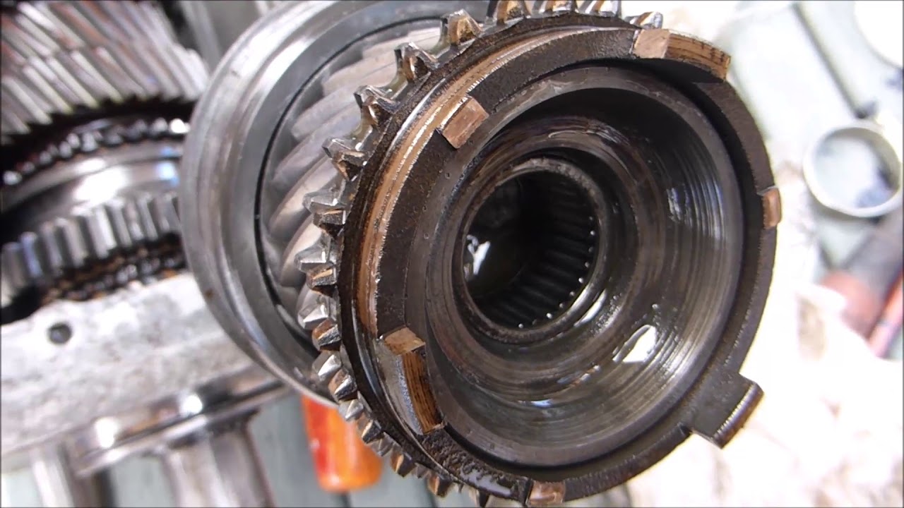 Triumph gearbox stripdown - YouTube