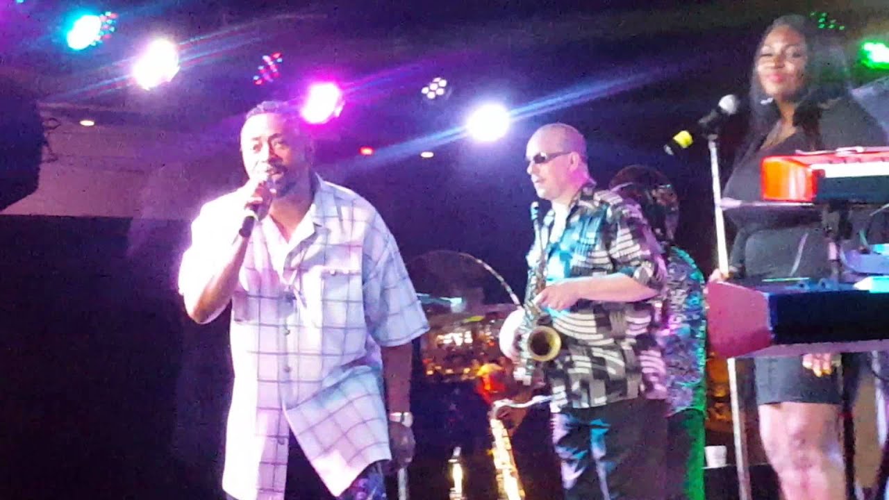 Condido Live with Dtour Band - YouTube