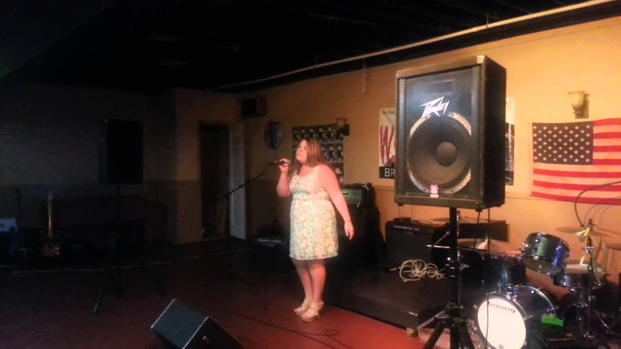 Cassandra singing Suds In The Bucket - YouTube