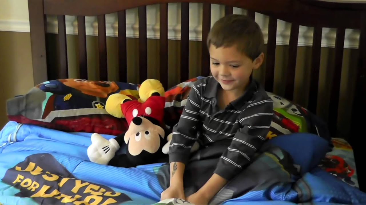 Austin gets his new big boy bed - YouTube