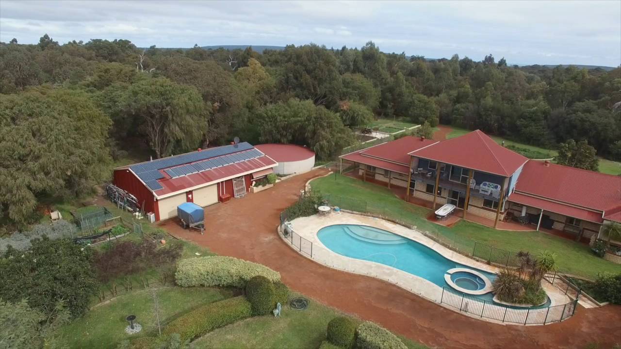 11 Winter Retreat, Yallingup - YouTube