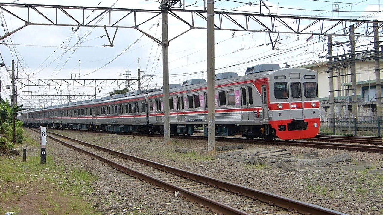KRL Commuter Line Tokyu 8500 Set 8518 Datang Stasiun Depok - YouTube
