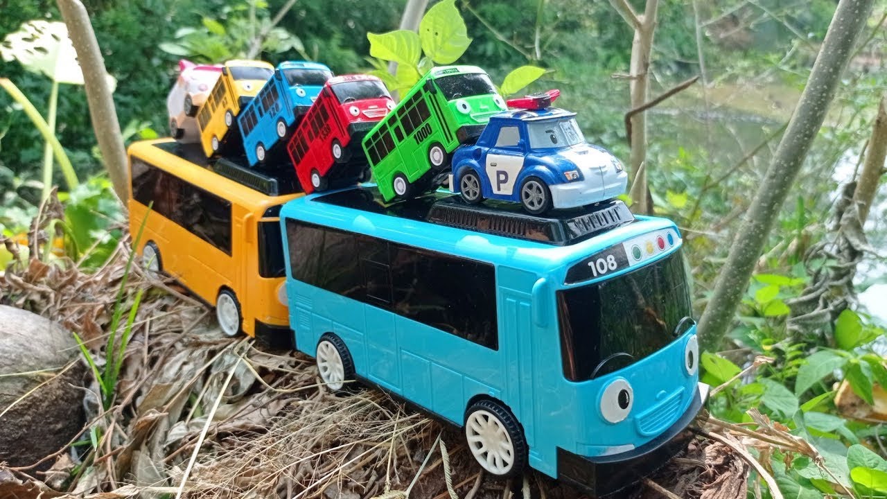 Mencari mainan mobil-mobilan Tayo, Tayo rogi, Tayo lani, Tayo gani ...