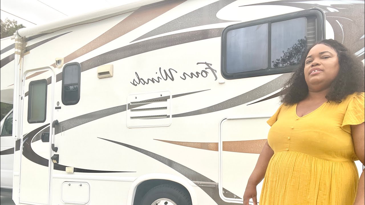 Review: Four Winds, 22e, 2014 RV Class C Ford motorhome - YouTube