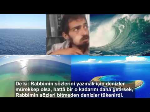 Akli dengesi bozuk bir Arap genç kuran okuyor.