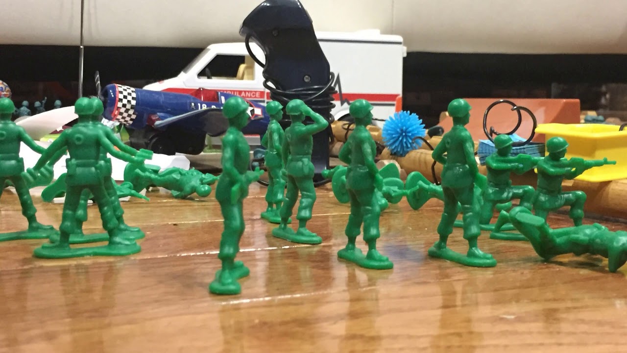 army men light green vs dark green battle of the living room - YouTube