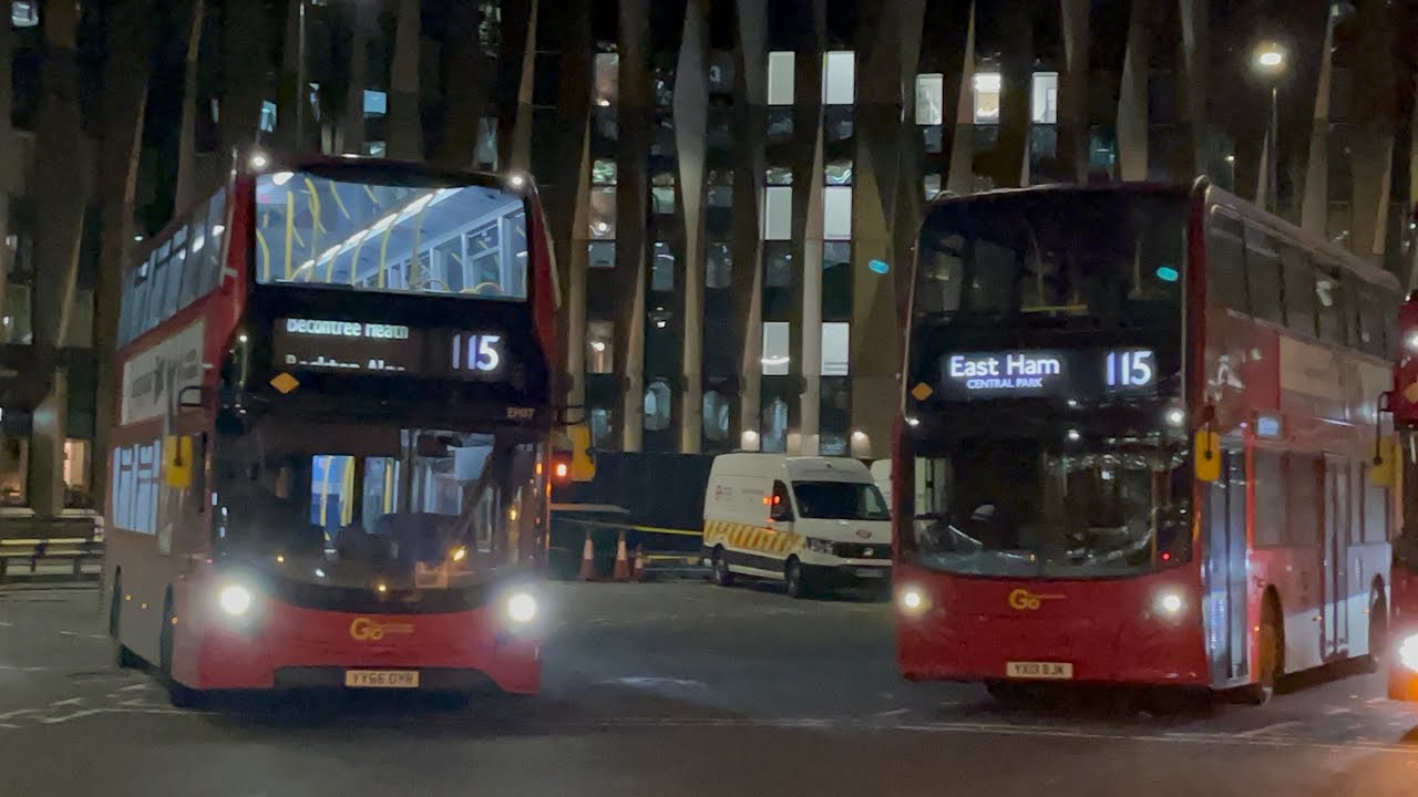 Go Ahead London Route 115 seen starting it’s journey at Aldgate. EH87 ...