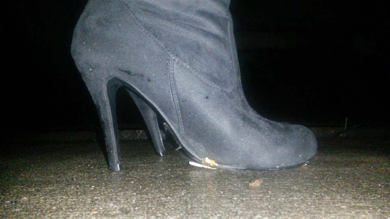 Stiletto heel bending and heel sound - YouTube