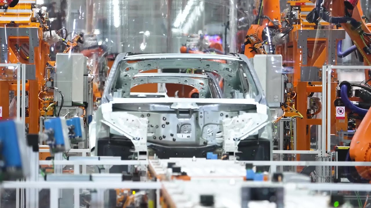 Audi FAW NEV Co. Factory Changchun – Body shop - YouTube