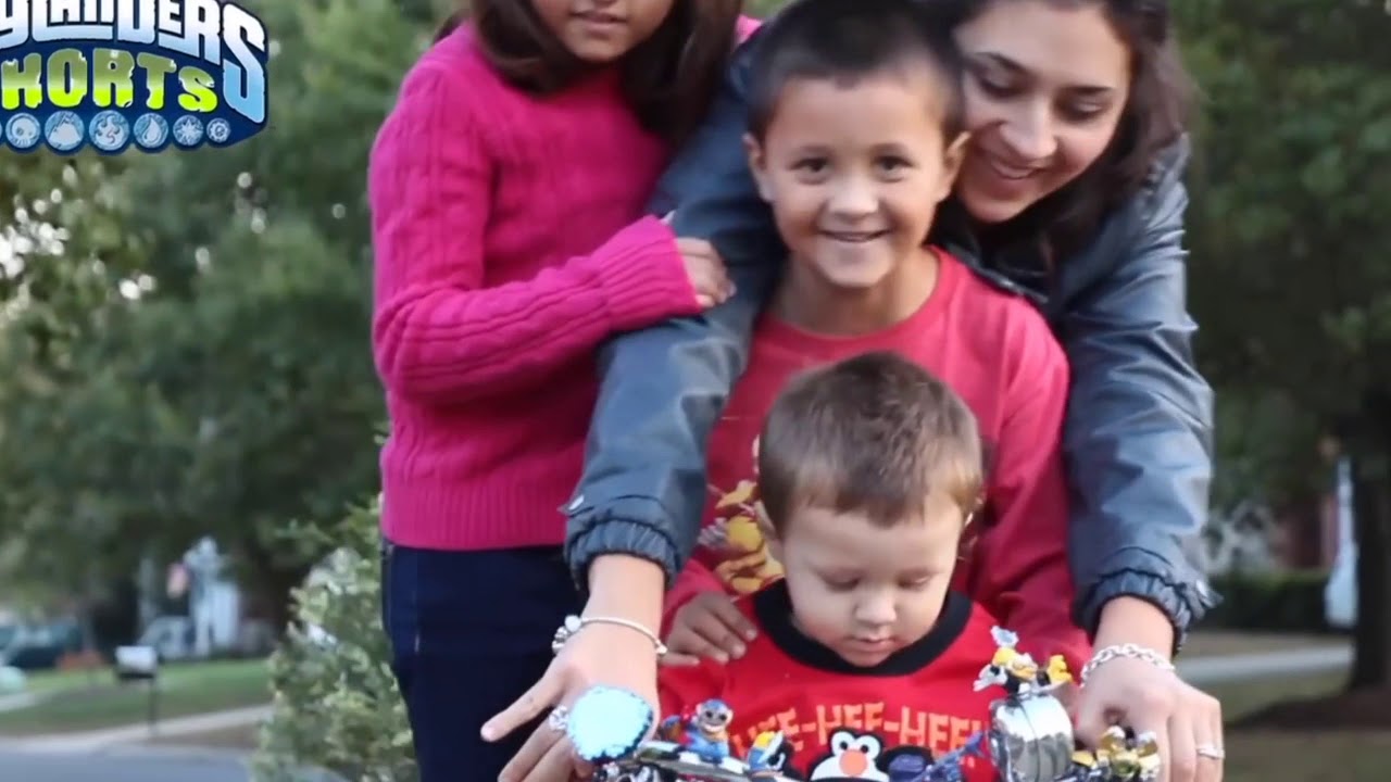 Skylander Shorts Is High - YouTube