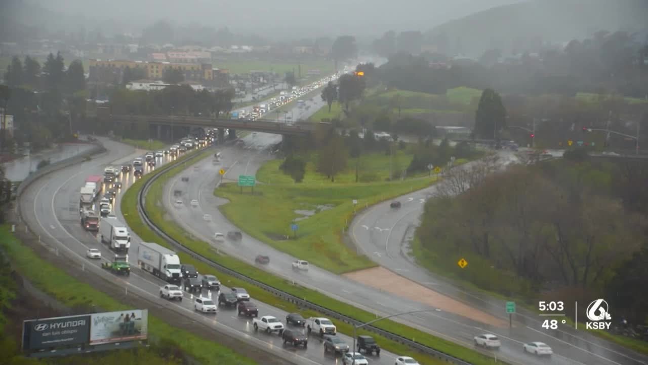 Heavy traffic on Highway 101 after Grapevine closure - YouTube