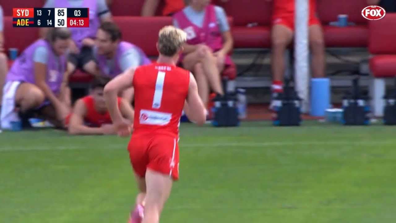 Chad Warner’s first goal in AFL - YouTube